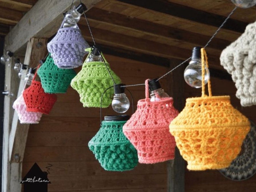 Crochet mini chandelier workshop at Doenes - VVV Texel